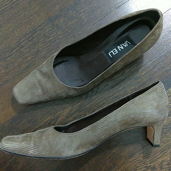 Vaneli | Shoes | Vaneli Dayle Brown Square Toe Pumps Size 75 | Poshmark